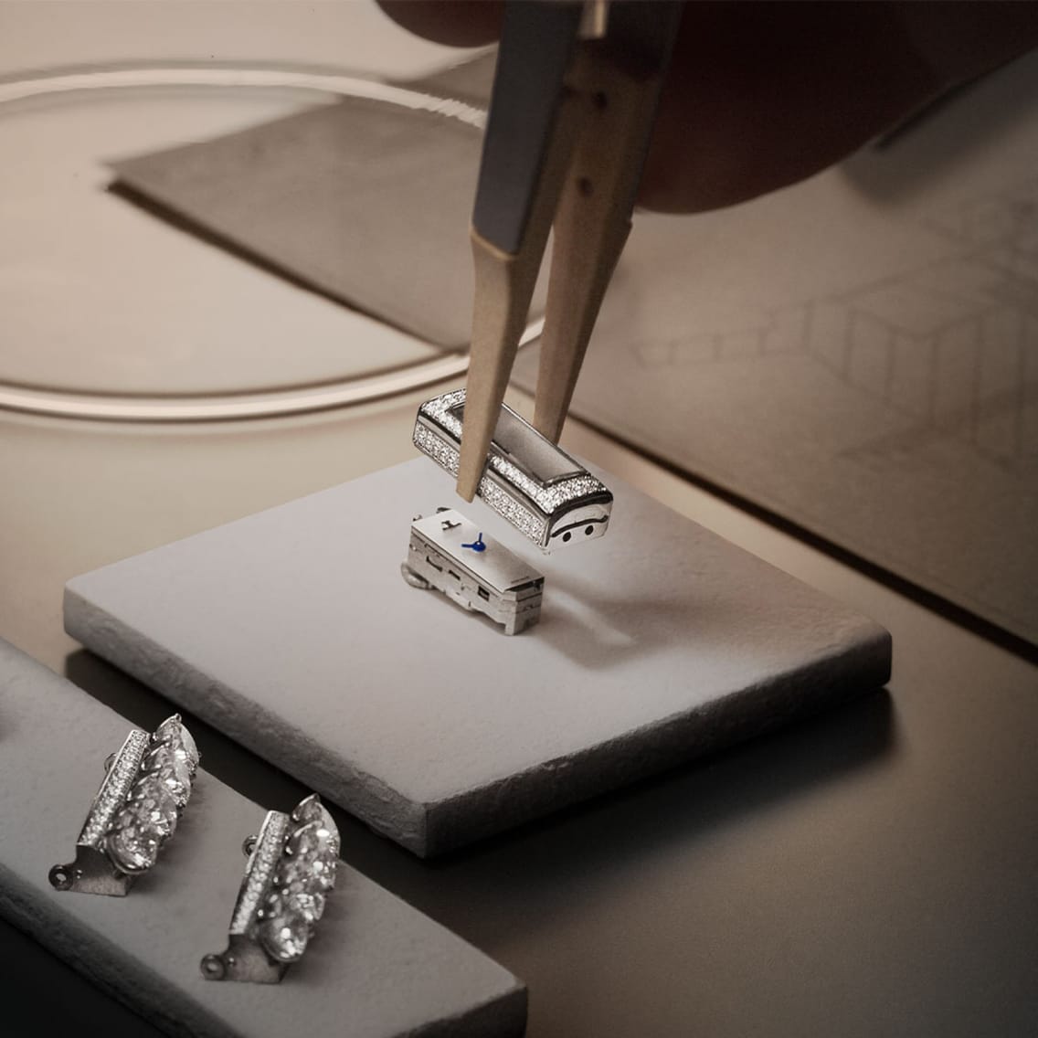 Platinum Ladies Watch Calibre 101 Secrets q2873220 | Jaeger-LeCoultre