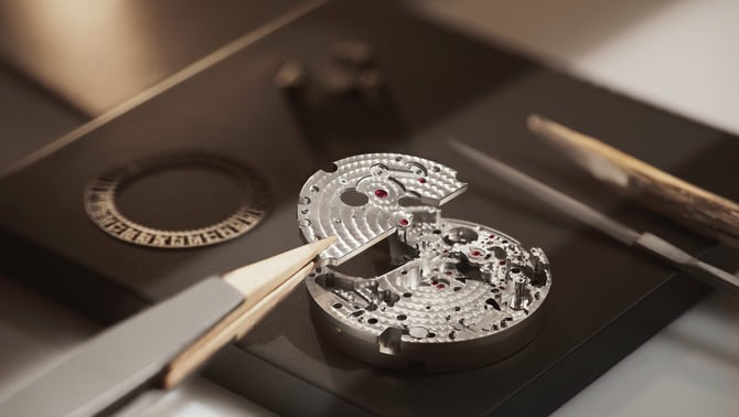 Engrave your Reverso Luxury Watch| Jaeger-LeCoultre